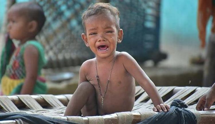 Help Me For The Poor Child Who Needs Food - Ketto