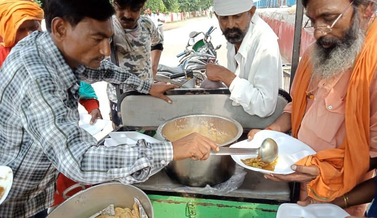 Free Food Distribution Between Poor Children's And Needy Old Age People ...