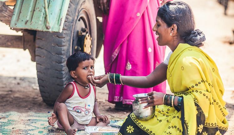 Feeding Poor & Hungry Families In Bhopal - Ketto