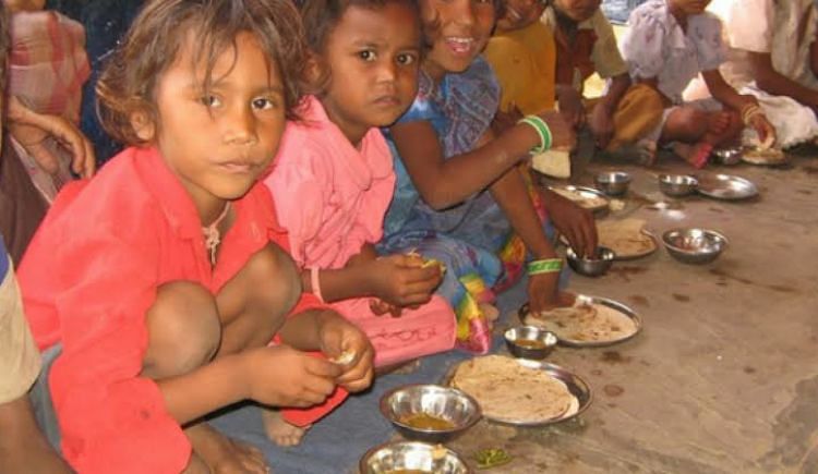 We Feed Hungry Poor People At Temple And Slum Area - Ketto