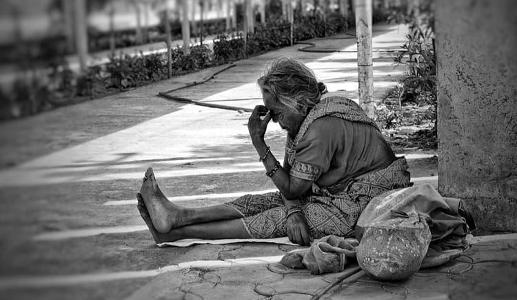 Winter Blanket For Poor Senior Citizens - Ketto