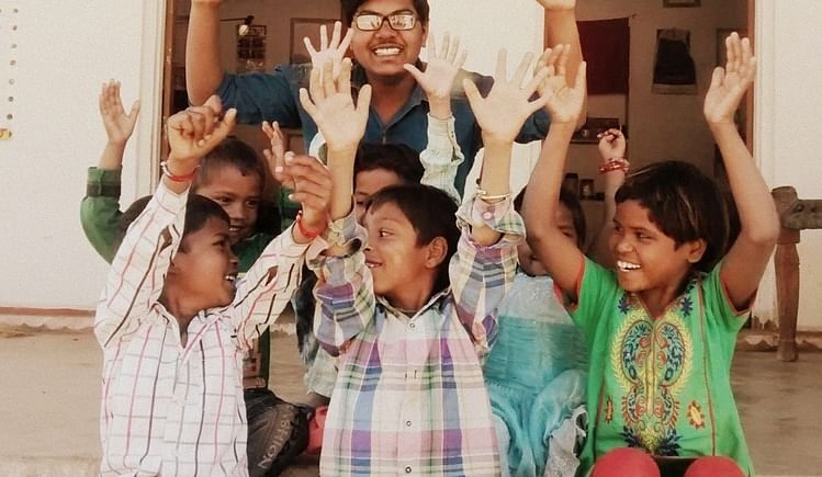 AKKSS : Aao Khelo Kuch Sikho School - Ketto