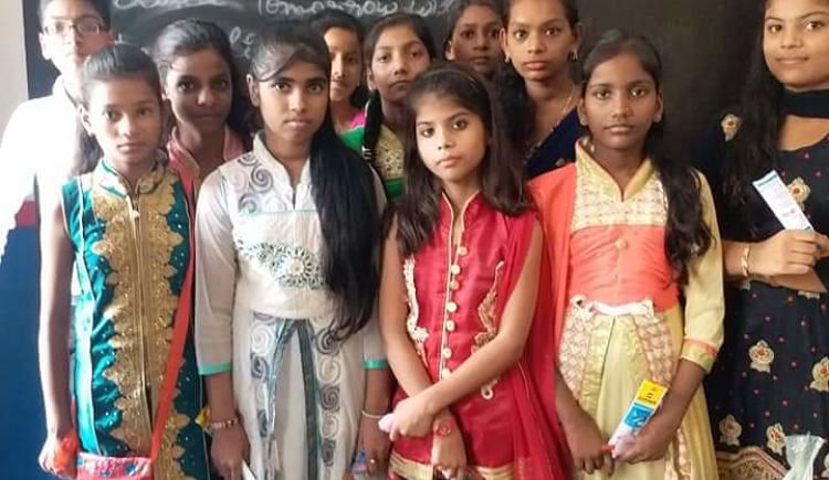 Garib Bacho Ki Education Ke Liye - Ketto