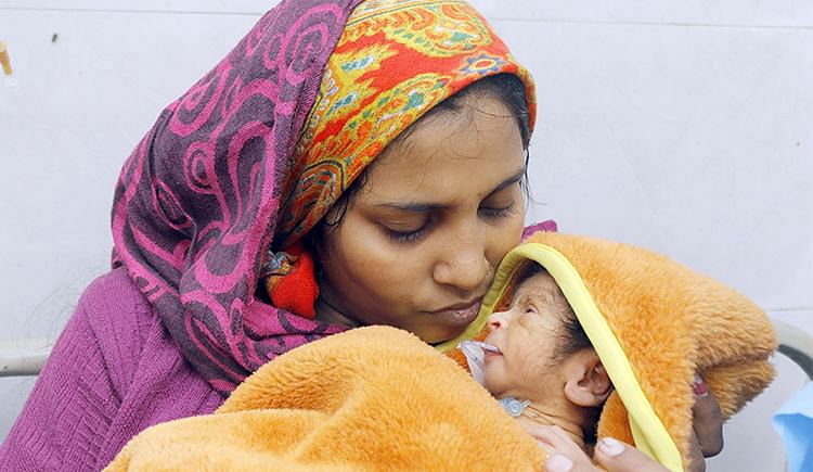 Daily Wager’s Family Is Struggling To Keep Their Preterm Baby Alive ...